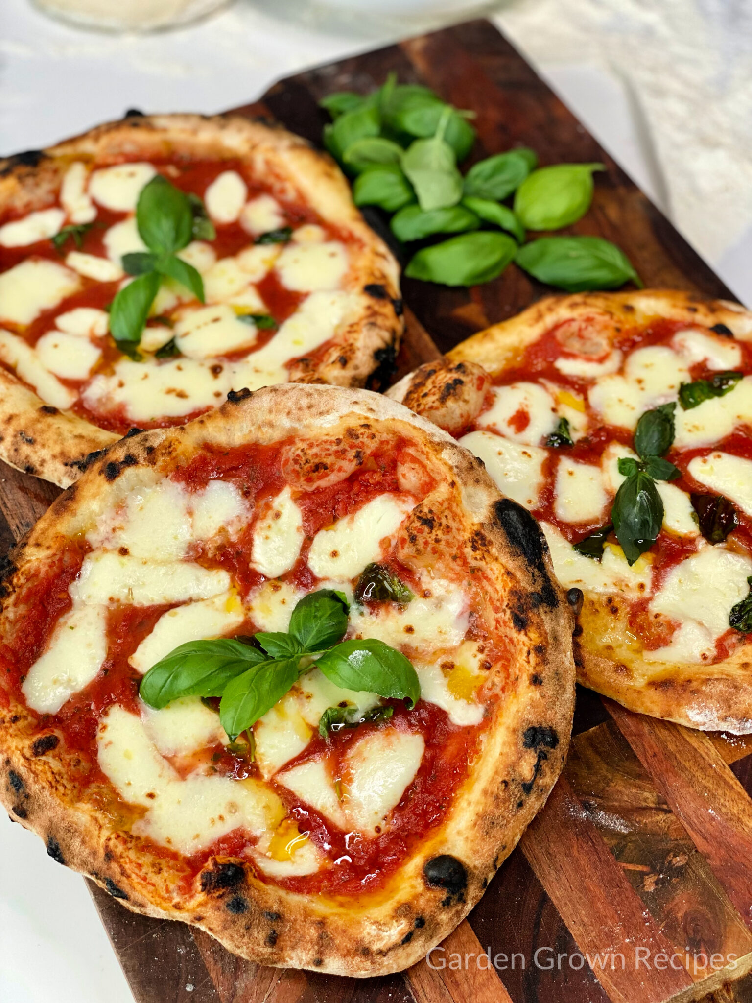 How to Make the Best Authentic Margherita Pizza Recipe