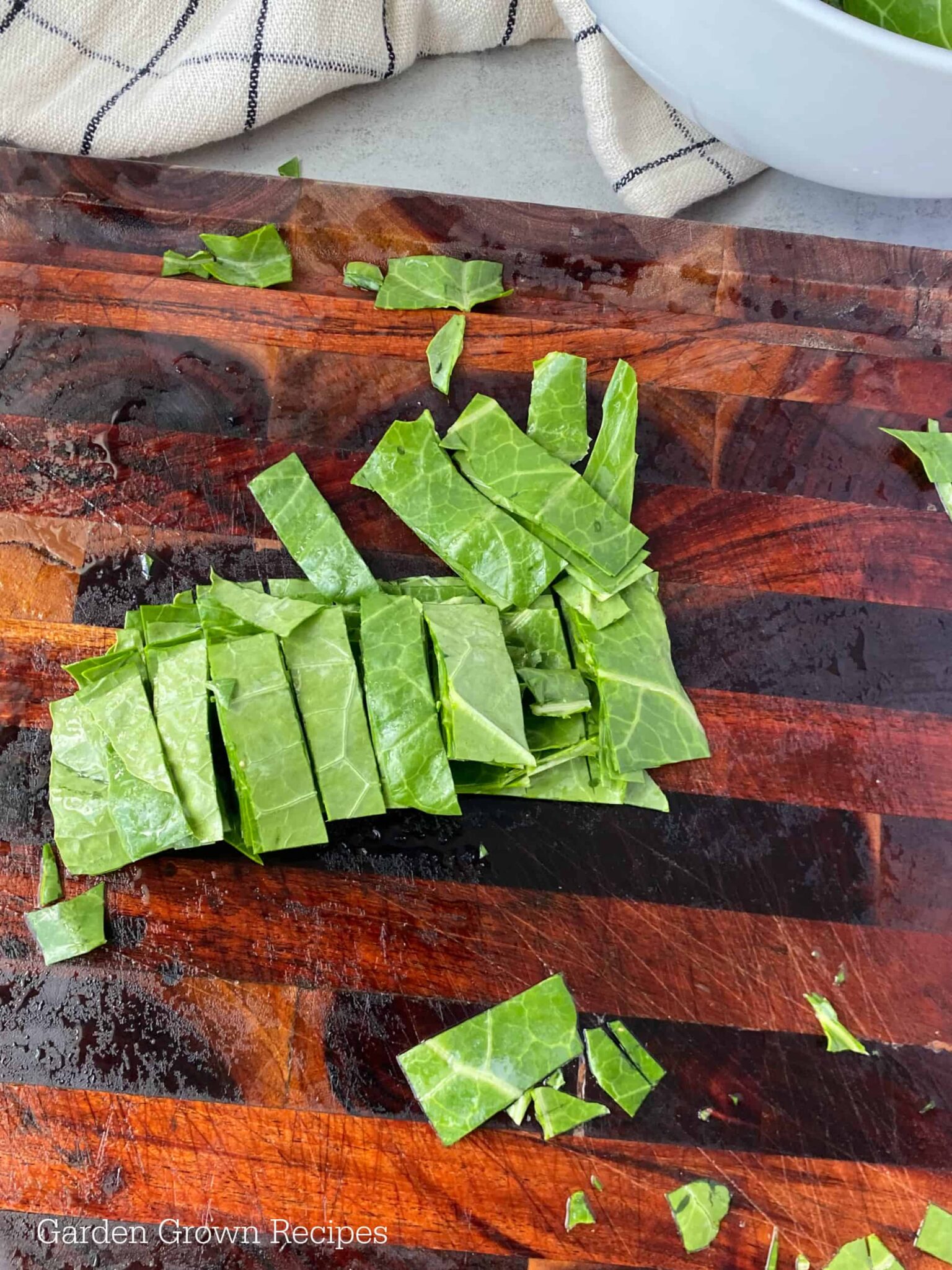 How to Cook Collard Greens with Chicken Broth